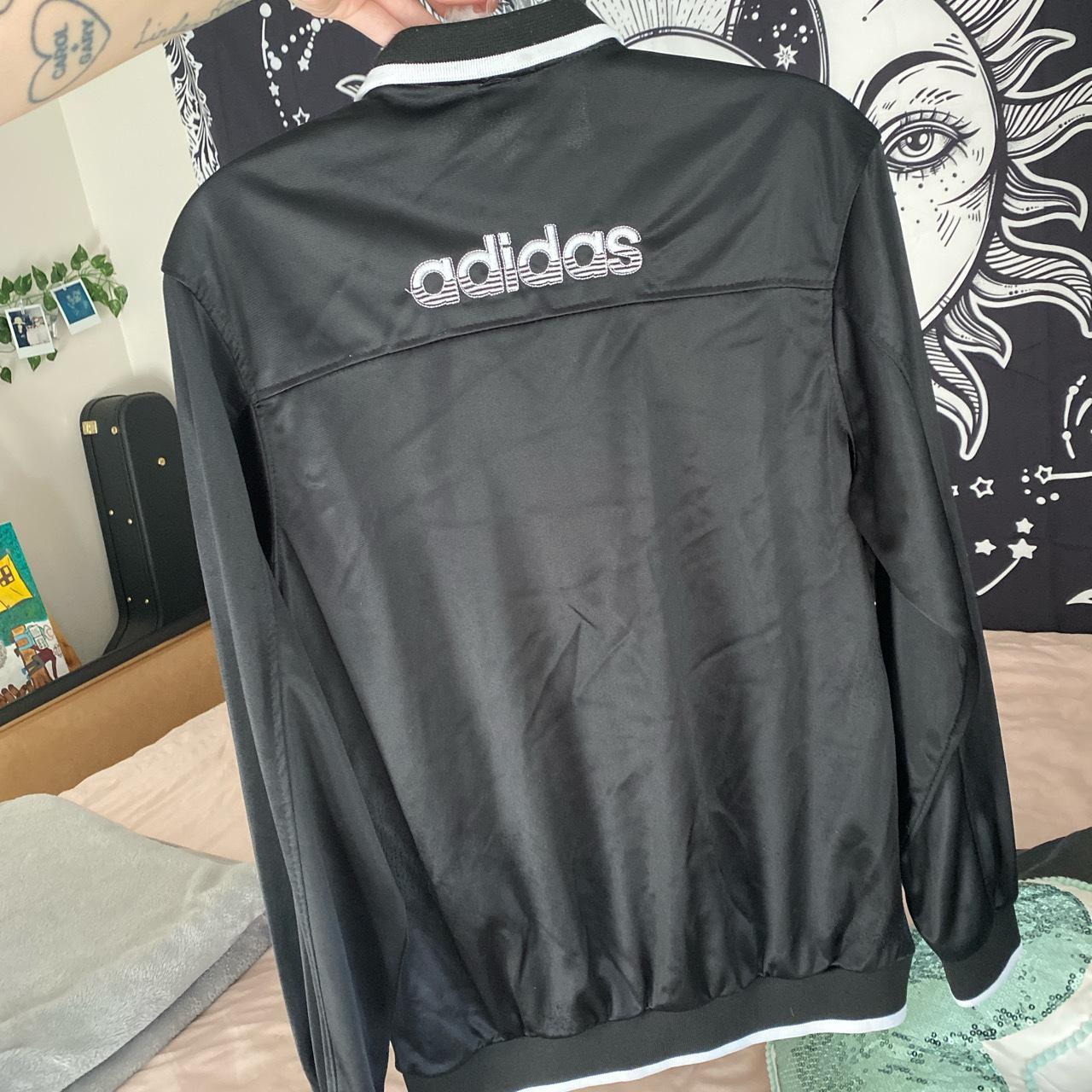 ADIDAS SPRAY XXXL Pocket zips don’t zip up and... - Depop