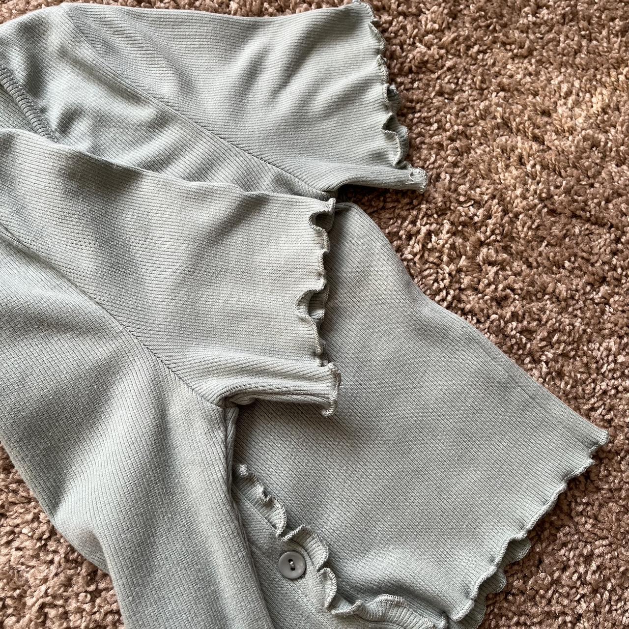 Cute green crop top! Button down Frilly detail... - Depop