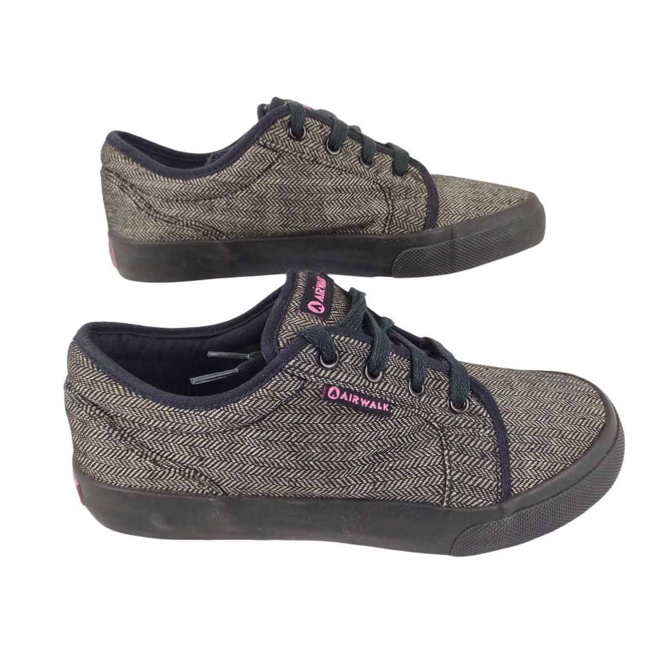 This pair of Airwalks features a fabric upper in a... - Depop