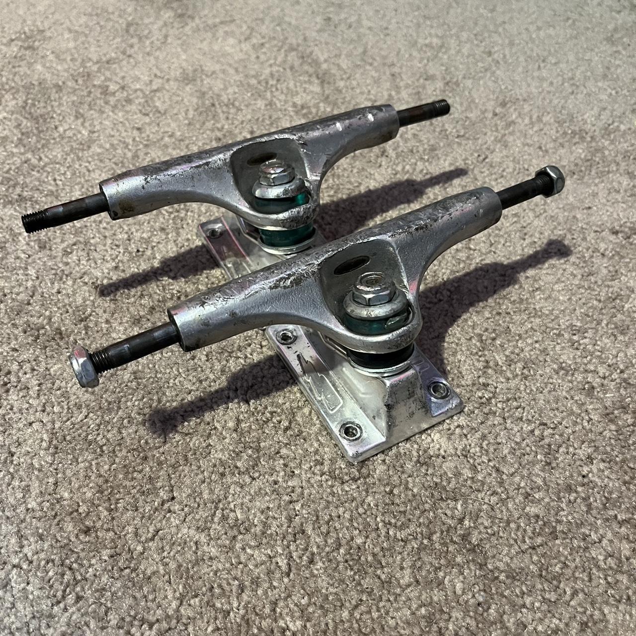 t147 thunder hallow skate trucks used but still good... - Depop