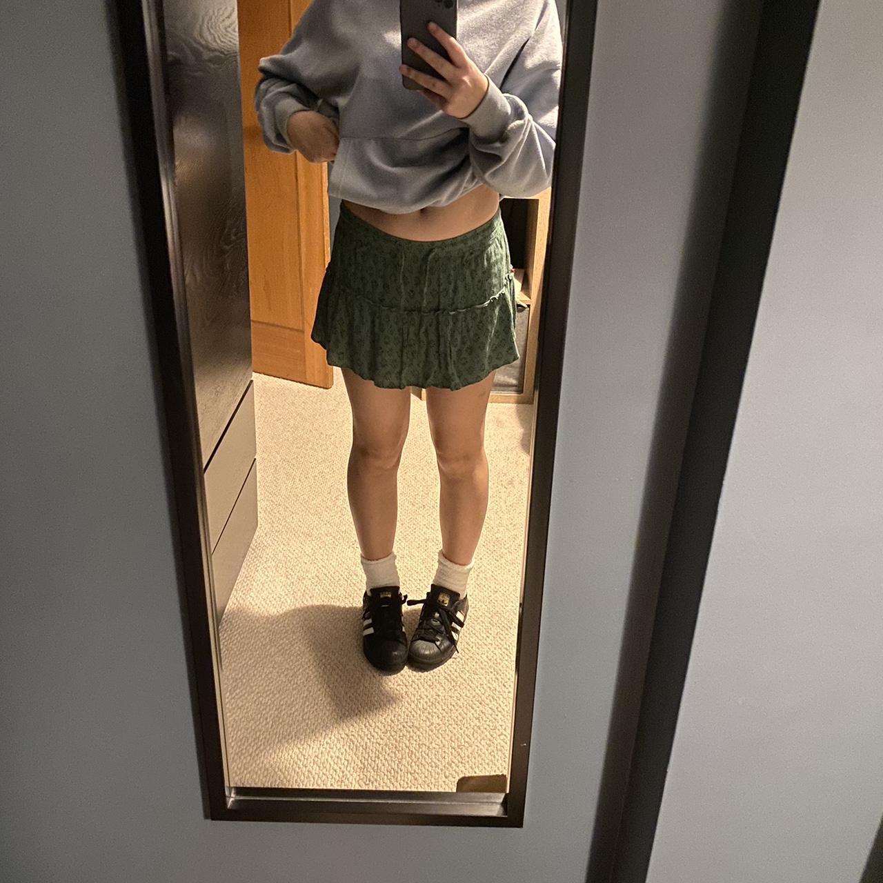 cute short flowy skort, only worn once - Depop