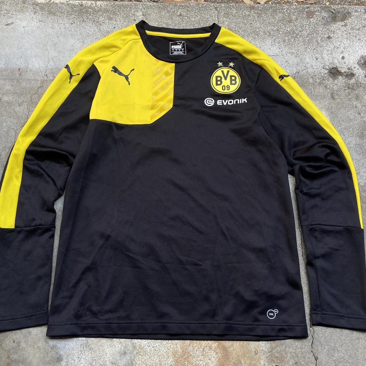 Puma long sleeve Nice colors No flaws Fits men’s L - Depop