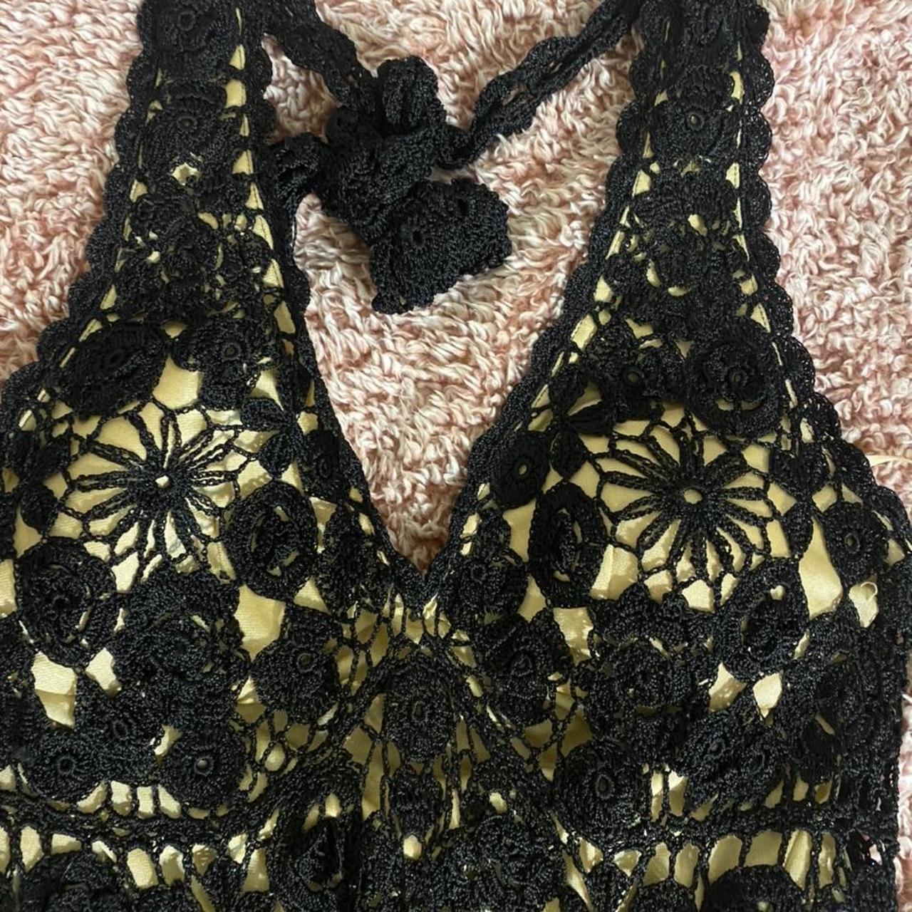 Crazy cute fringe halter top super intricate n... - Depop