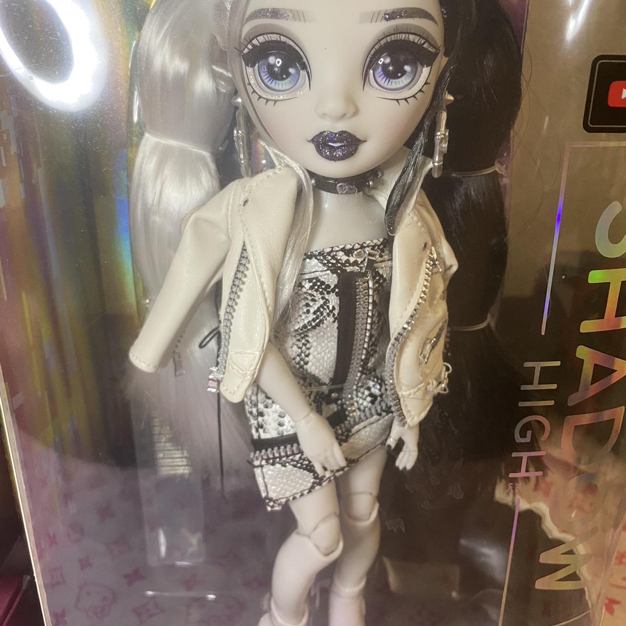 Rainbow High Shadow Series 1 Heather Grayson never... - Depop