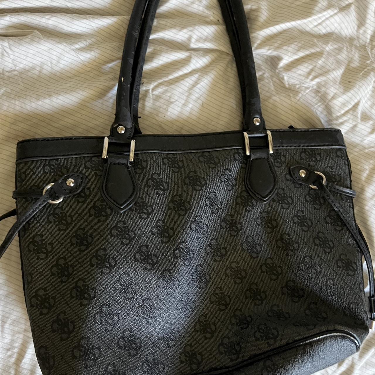 🩰 black guess bag / purse /ᐢ ᐢ\ ♡ ₊˚ ꒰... - Depop