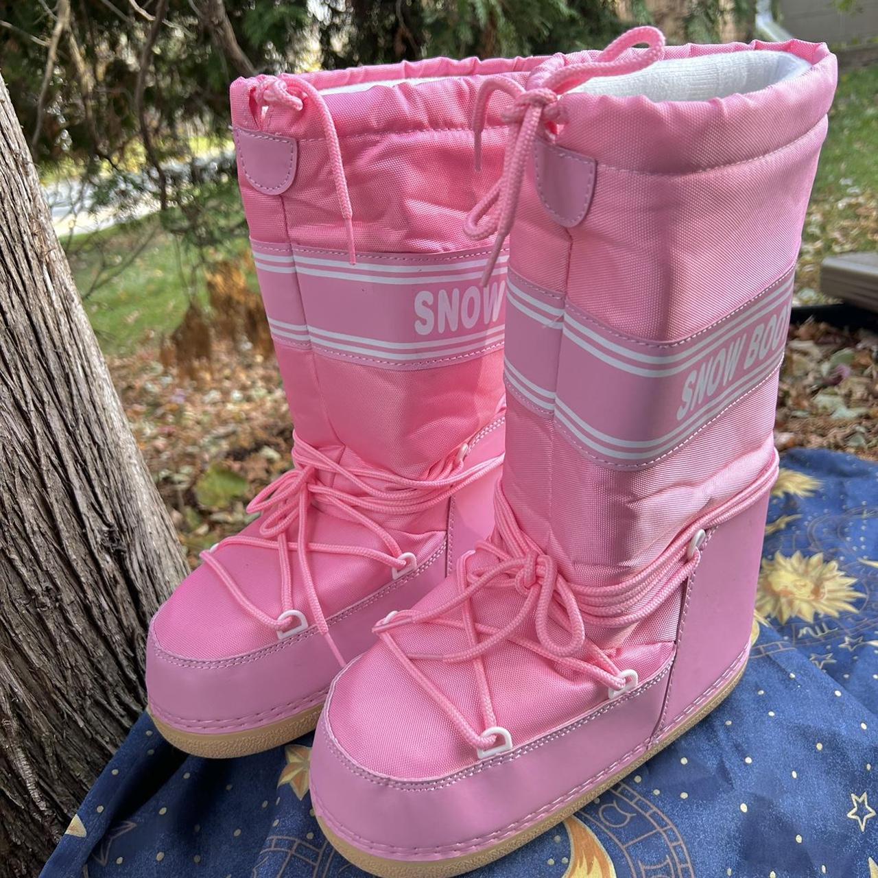 Moon boots pink look alike Size 40 In amazing... - Depop