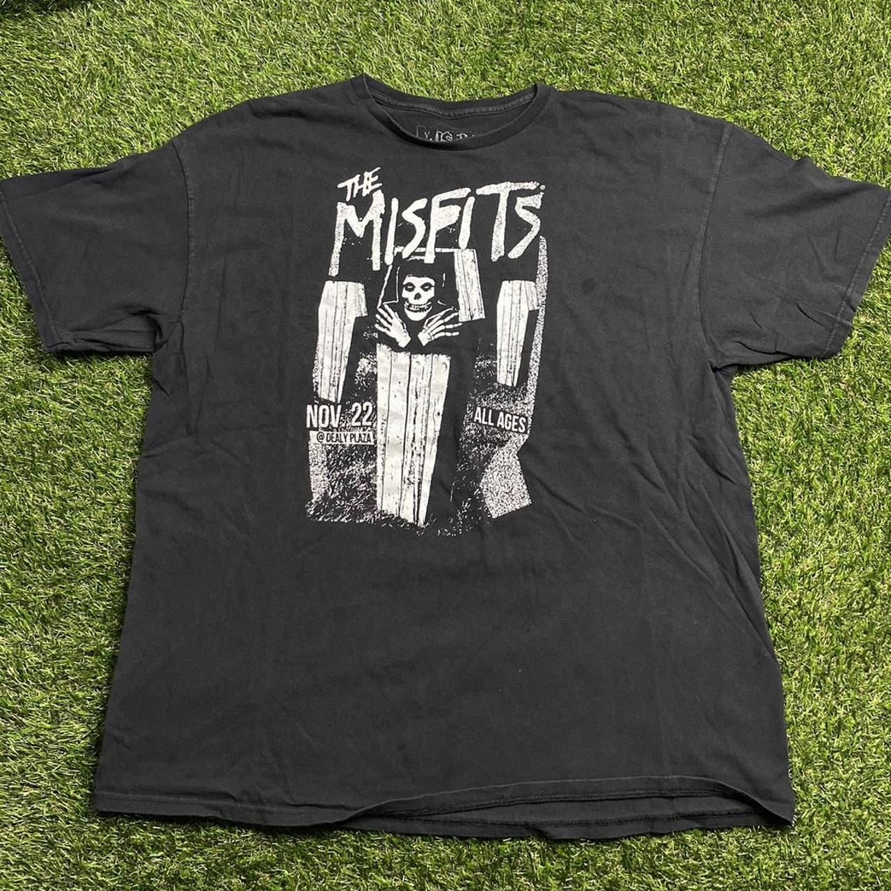 Modern The Misfits Black Graphic T Shirt Size 2XL... - Depop