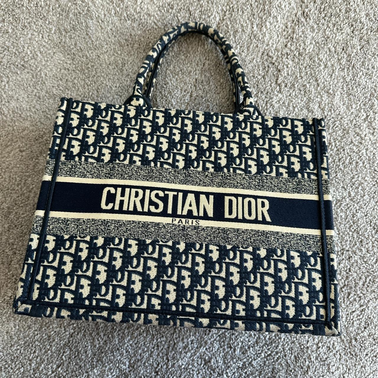 Dior tote bag Can fit a 13” laptop in it - Depop