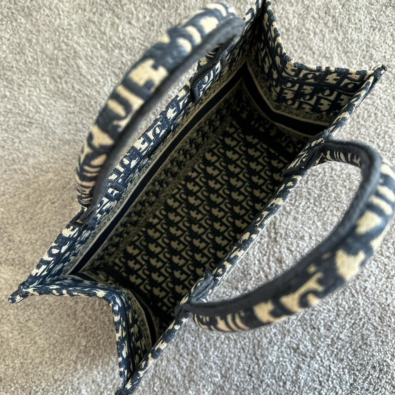 Dior tote bag Can fit a 13” laptop in it - Depop