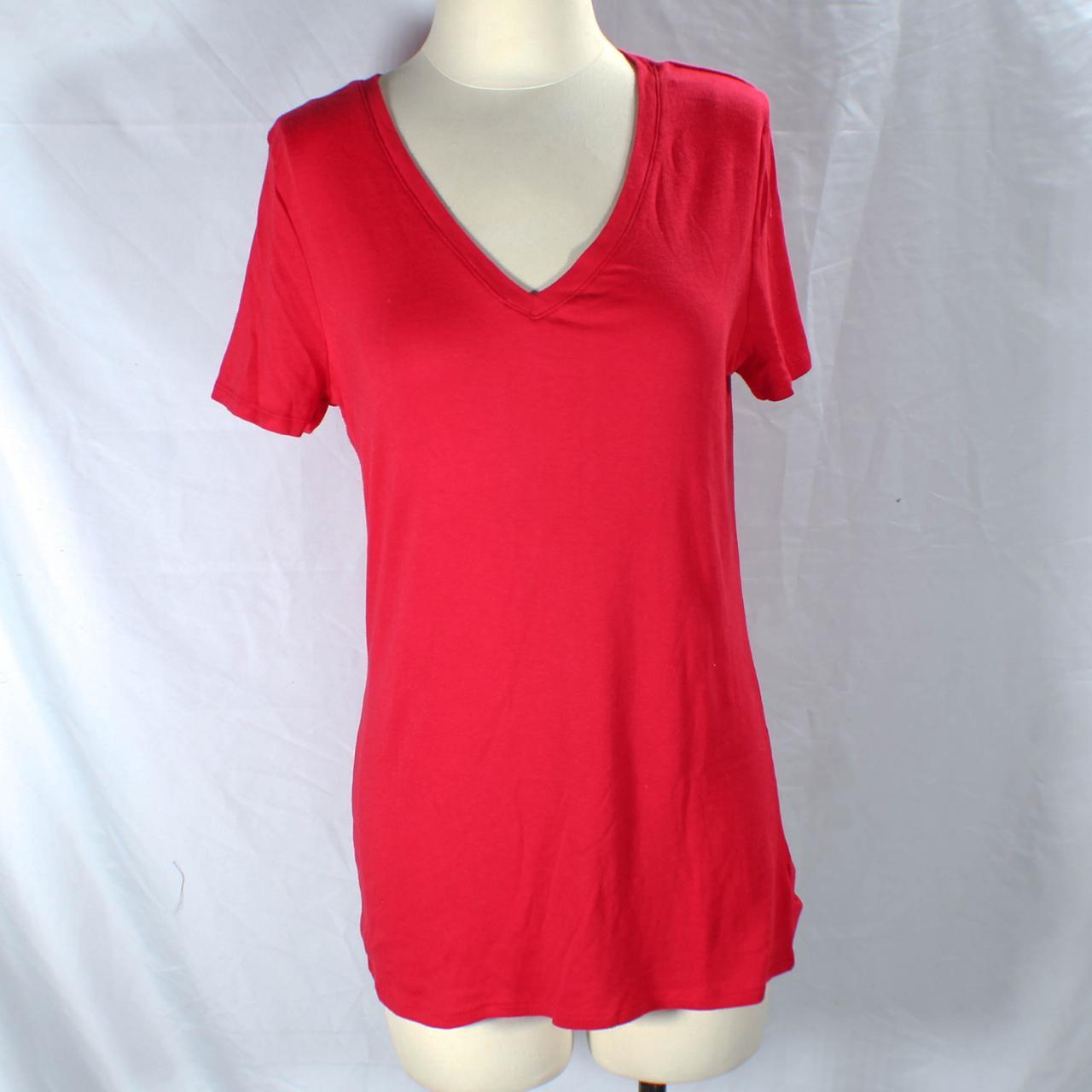 NWT Merona Brand Red V Neck Women's Tee Shirt Size... - Depop