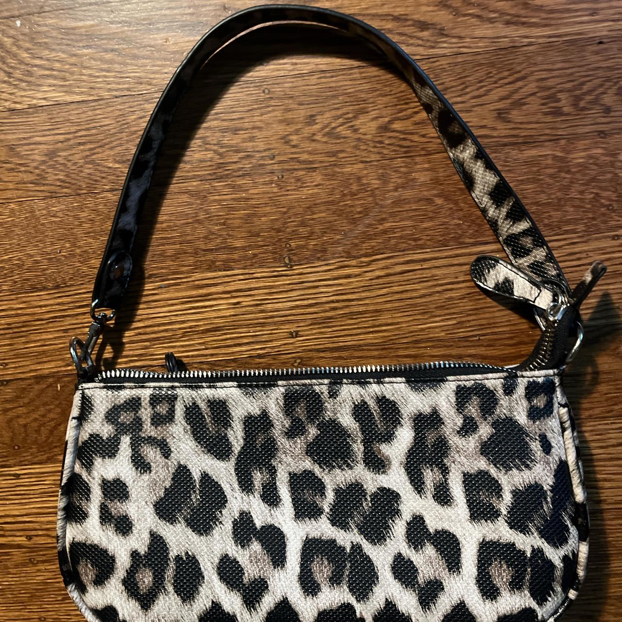Cheetah print bag - Depop