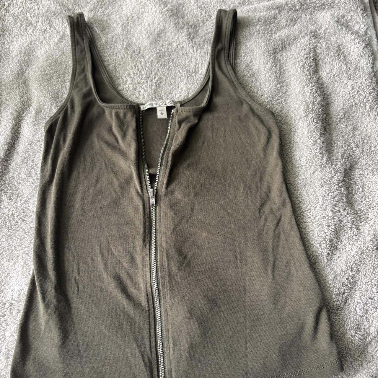Express Khaki colored zip-up tank top #khaki #tanktop | Depop