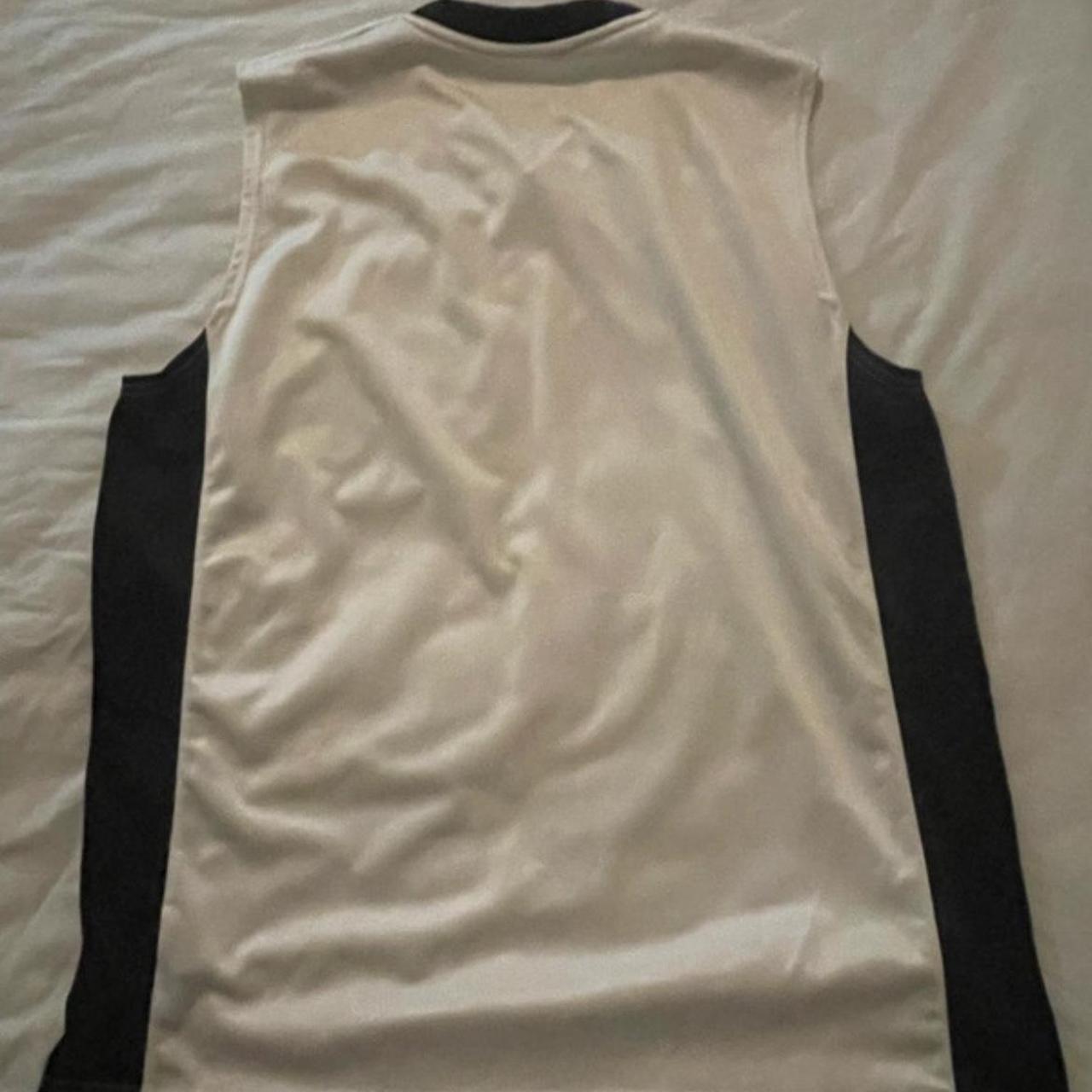 Vintage Nike vest Men’s L - Depop