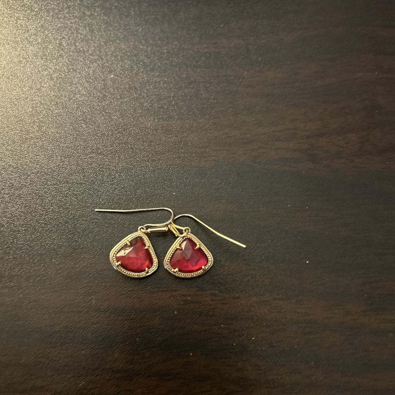 Kendra Scott berry color dangle earrings. No flaws.... | Depop