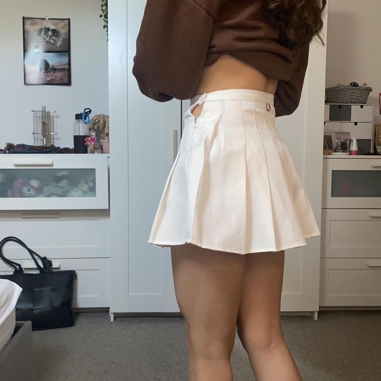 white zip tennis skirt brand new Shown on size 8 - Depop