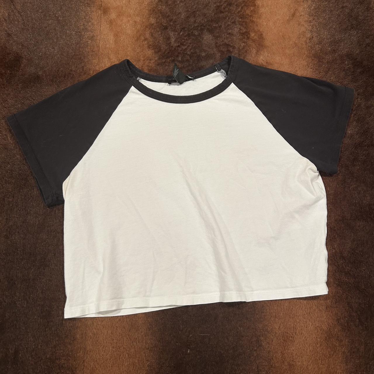 Black and white cropped baseball tee #croptop | Depop