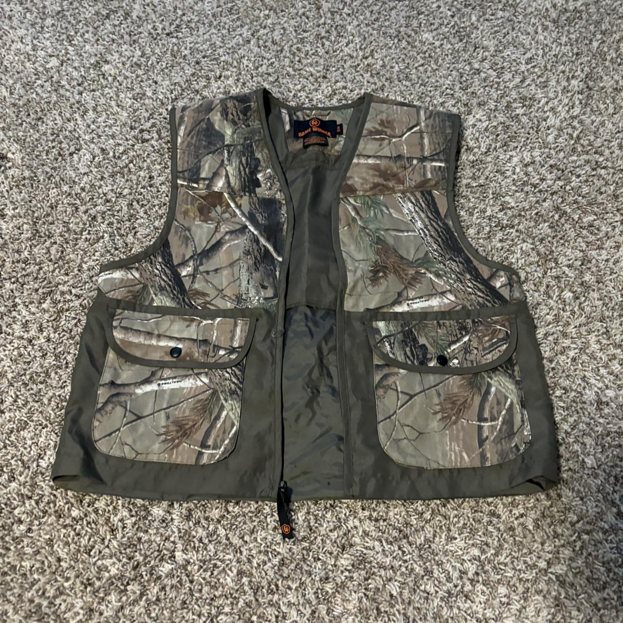 Camo realtree vest half zip up size S/M Excellent... - Depop