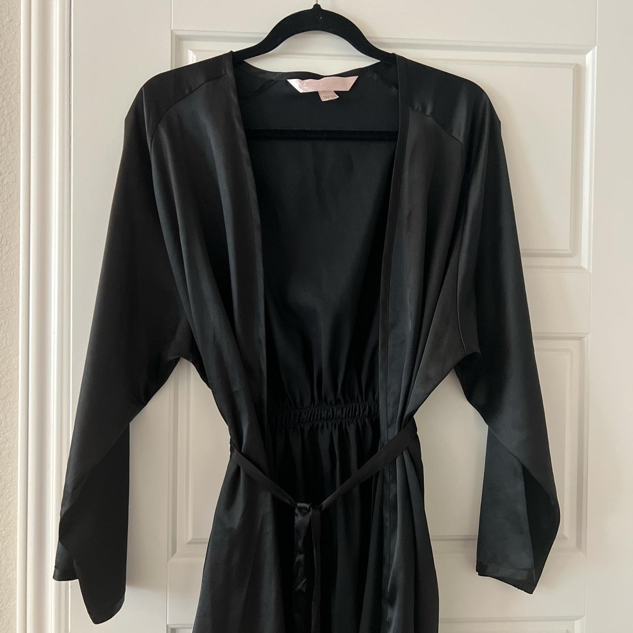 Victoria’s Secret silk robe - Depop