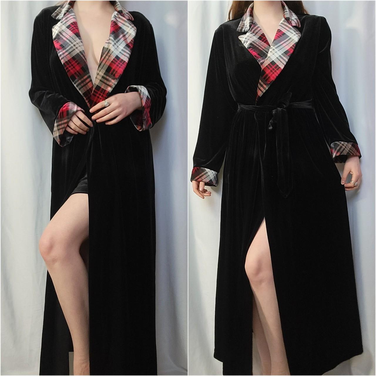 Vintage Diamond Tea Black Velvet Red and Gold Plaid... - Depop