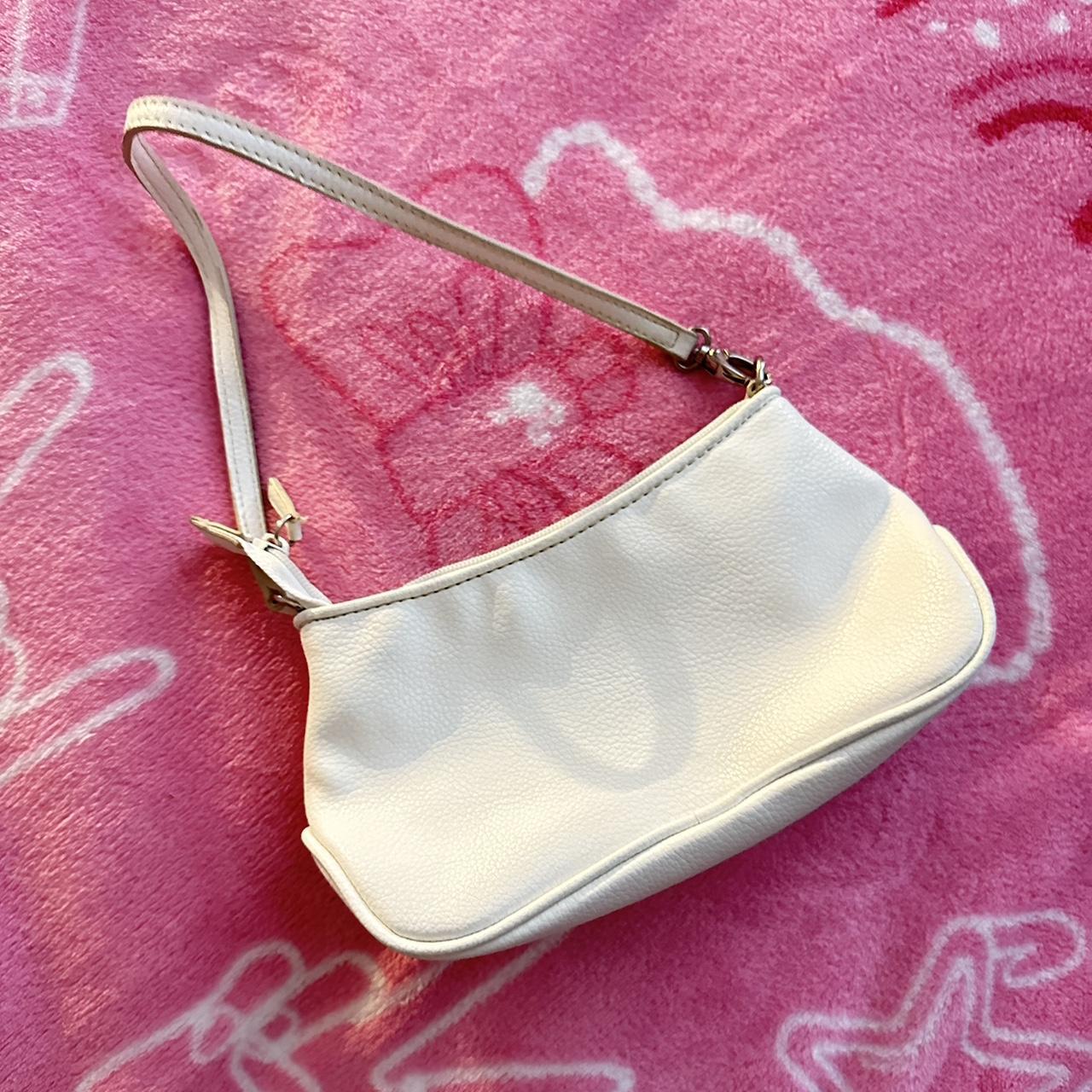 WHITE MINI PURSE 👛 🤍 i absolutely LOVE this bag, i... - Depop