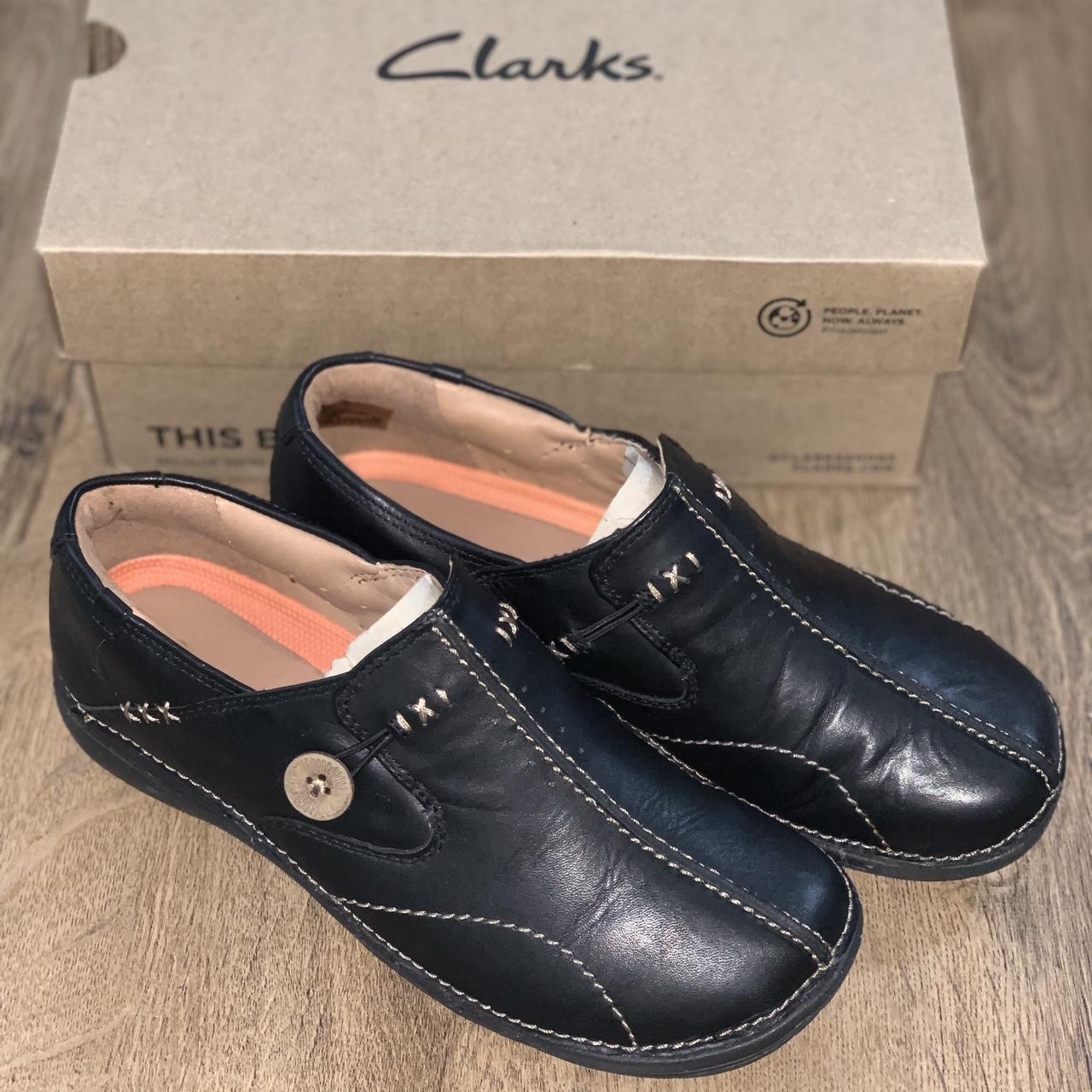 Clarks unloops store