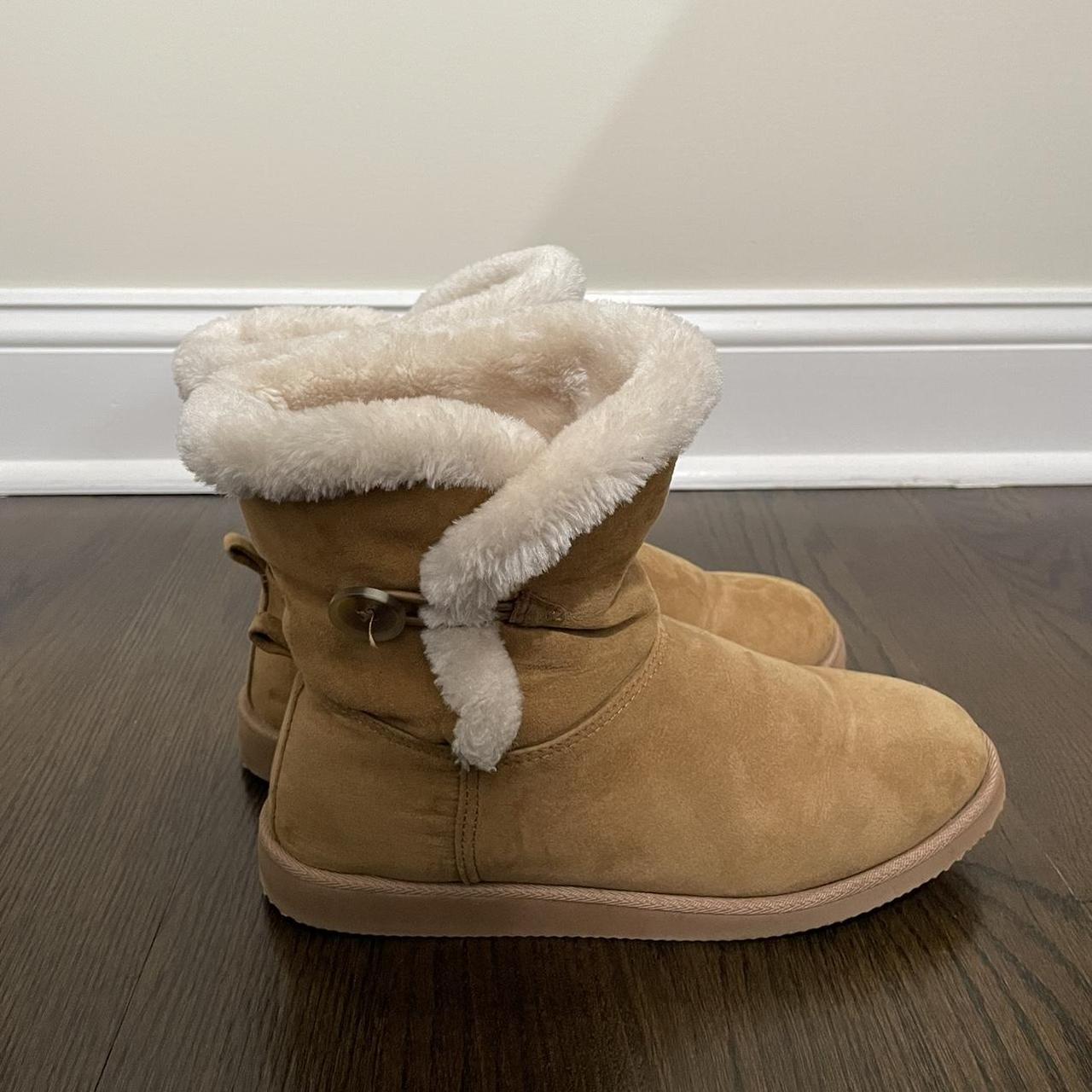 Old Navy uggs shoes Size women's 9, men's 7.5 The... - Depop