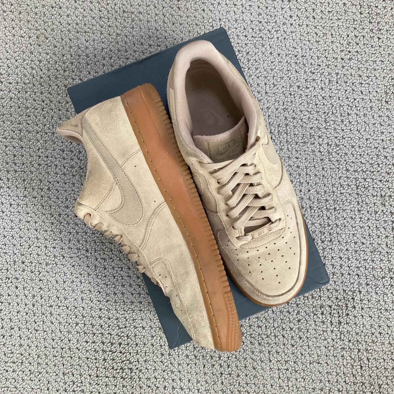 Nike Men's Tan Trainers | Depop