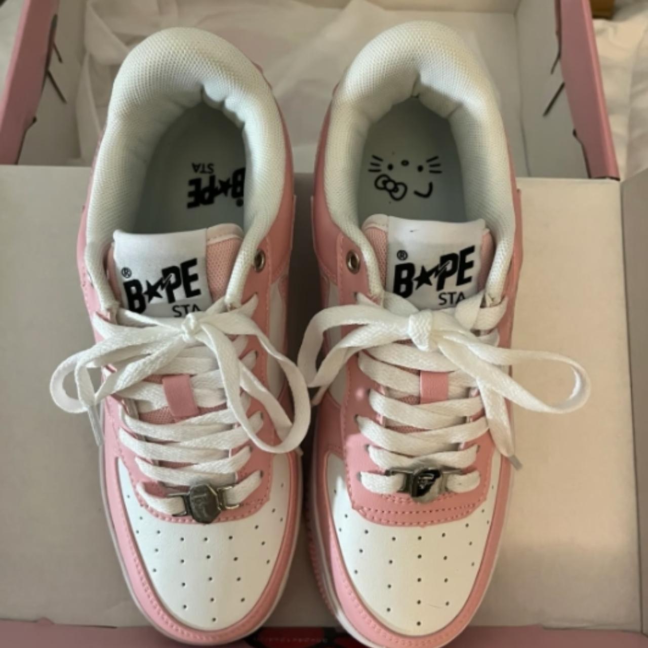bapestas Hello kitty bapestas Men’s 6.5 - Depop