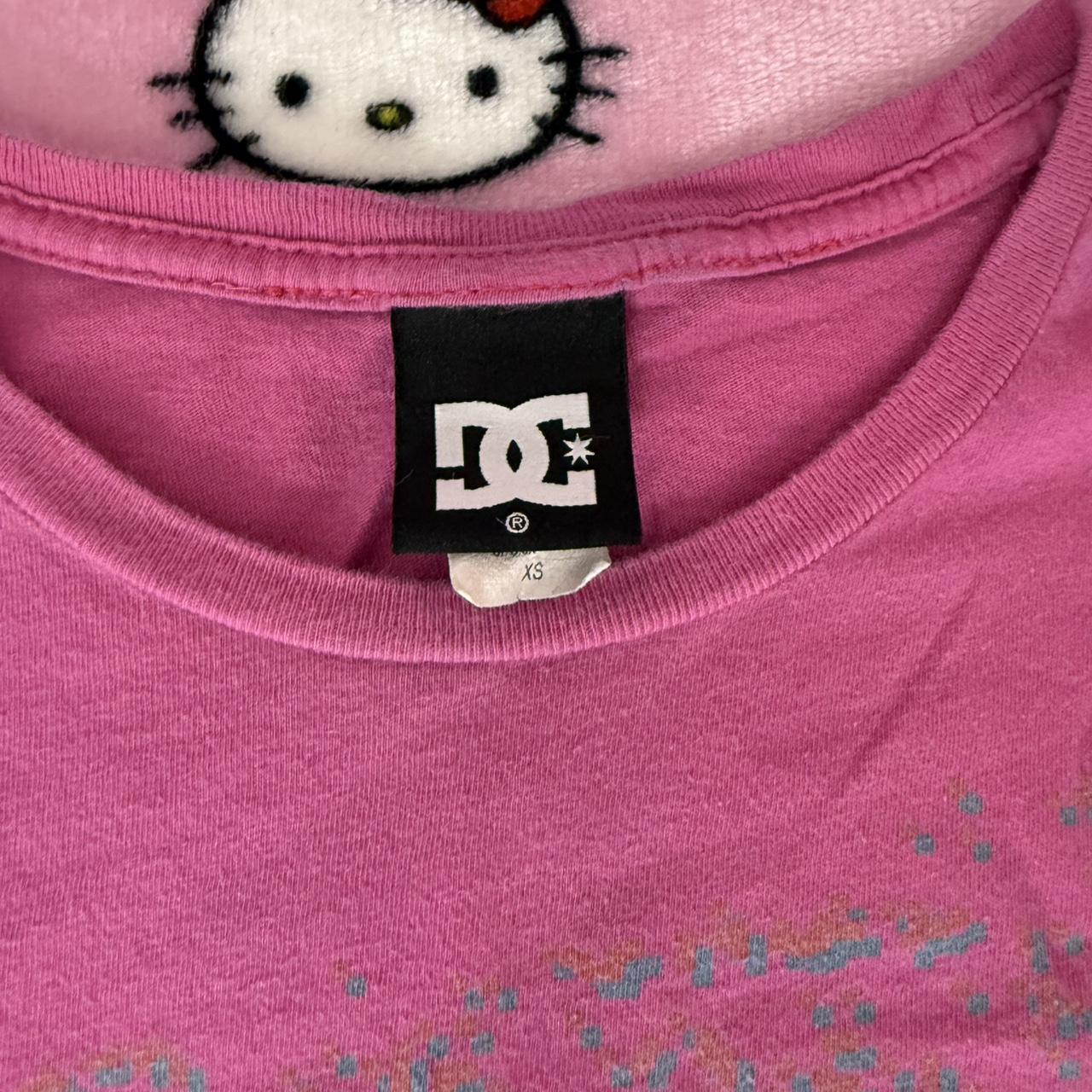 Hot pink super y2k DC shirt 2000s design ^_^ Size:... | Depop