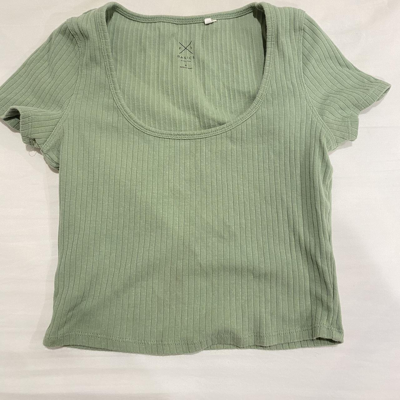 very cute pacsun crop top neckline is flattering... - Depop