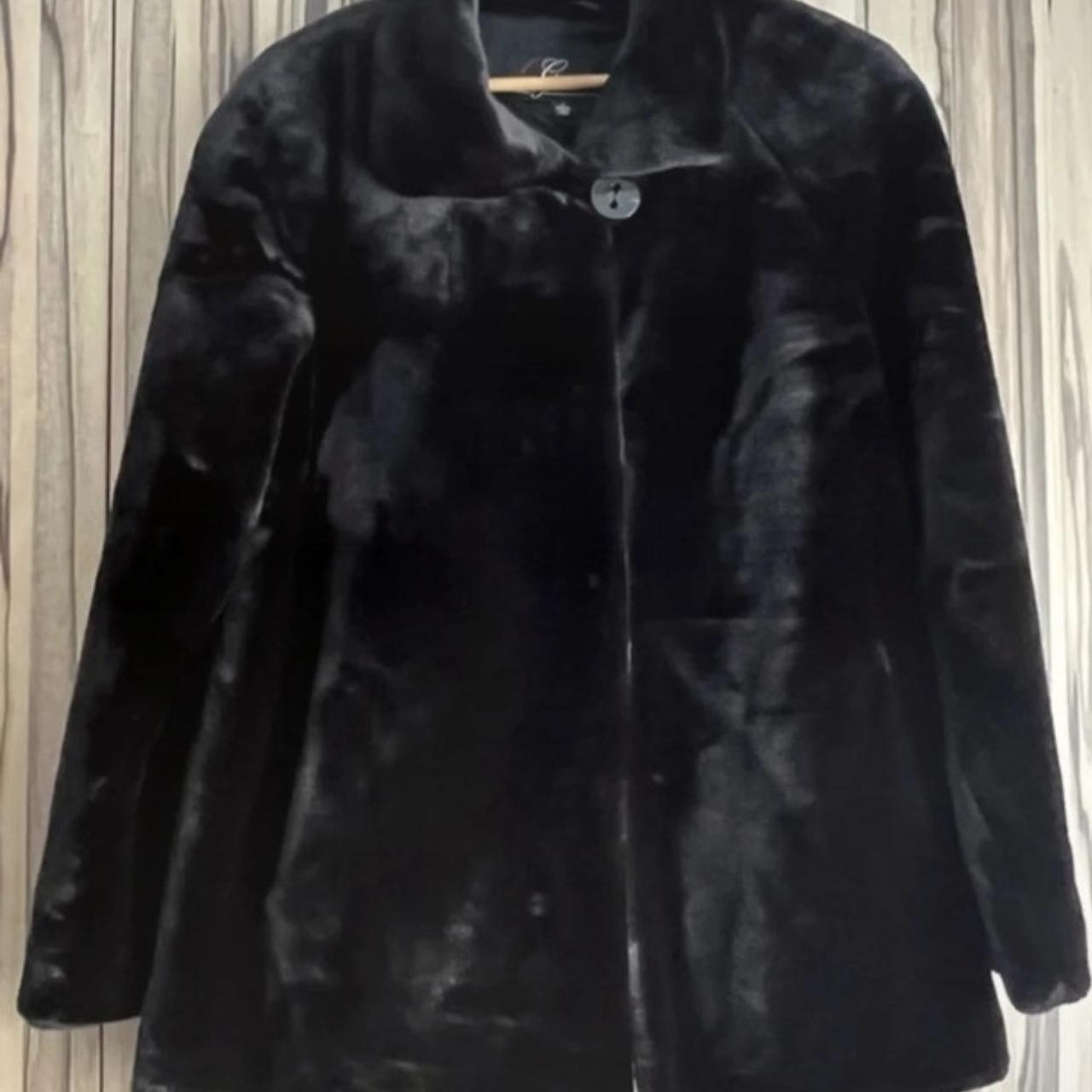 Faux fur coat - Depop