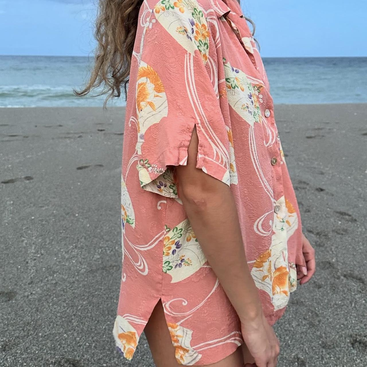 Fish button-up🌊🐠 In love with the colors on this! | Depop