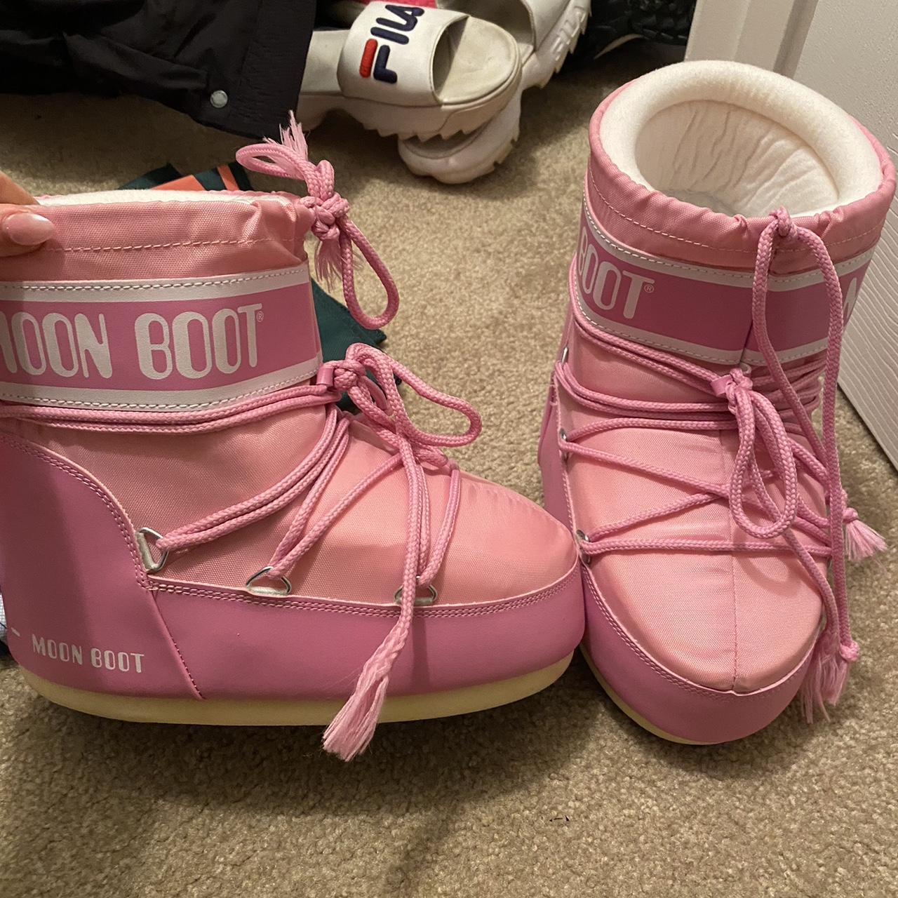 size 7 mini pink moon boots!! so cute i just have... - Depop