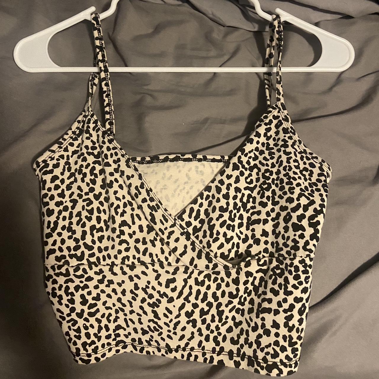 Cross over front cheeta print tank top - Depop