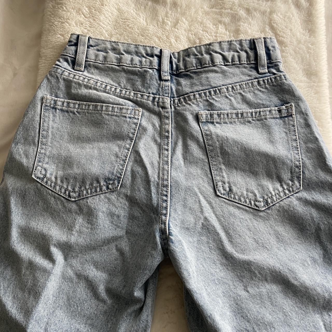 supre light wash denim cargo pants fits like a size 0 - Depop