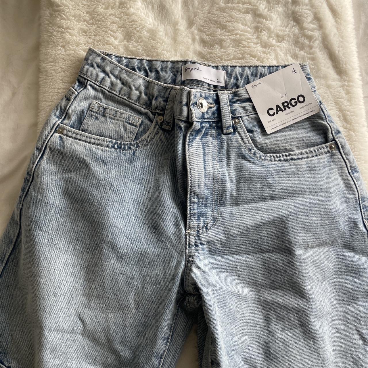 supre light wash denim cargo pants fits like a size 0 - Depop
