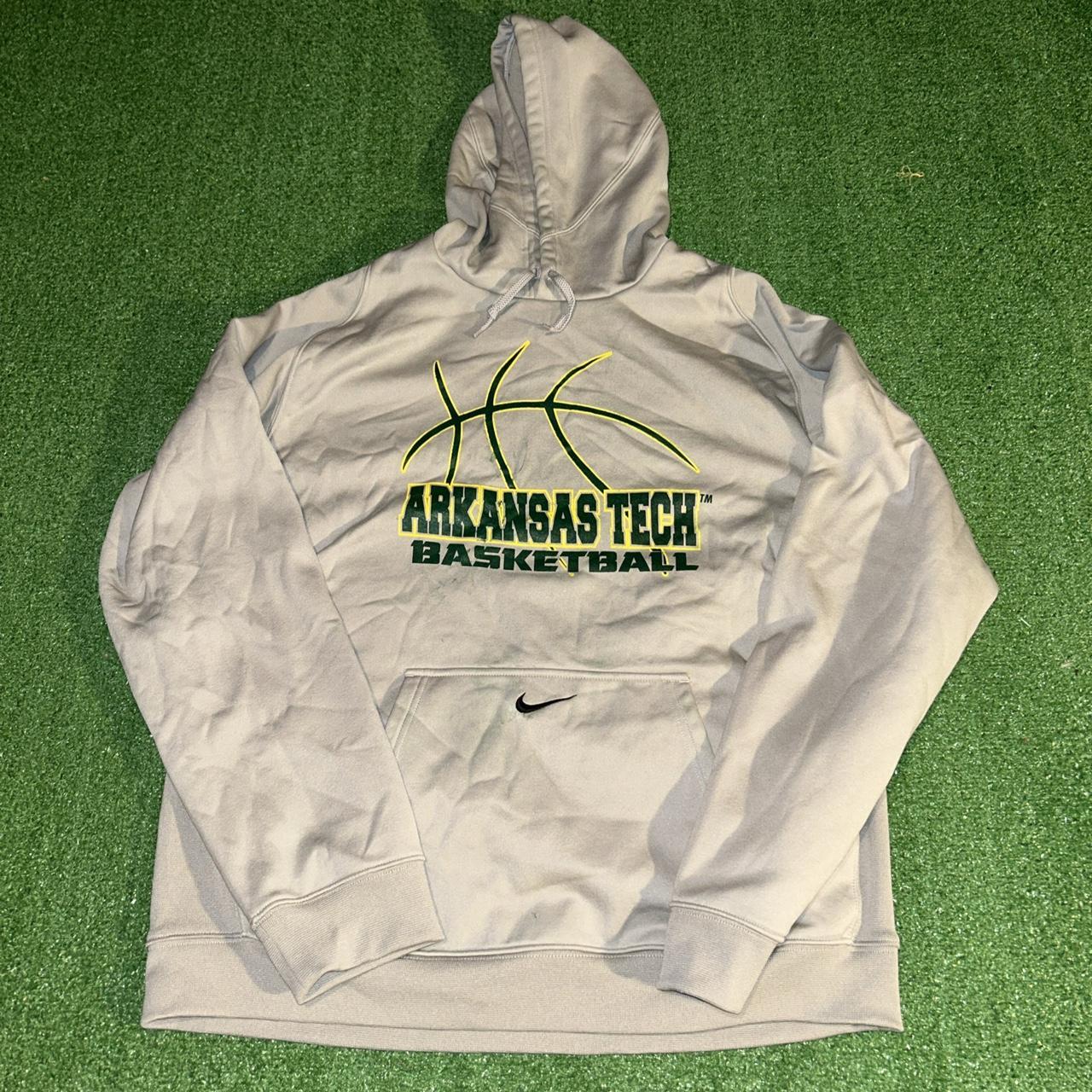 Nike Arkansas Tech College Basketball Center Swoosh... - Depop
