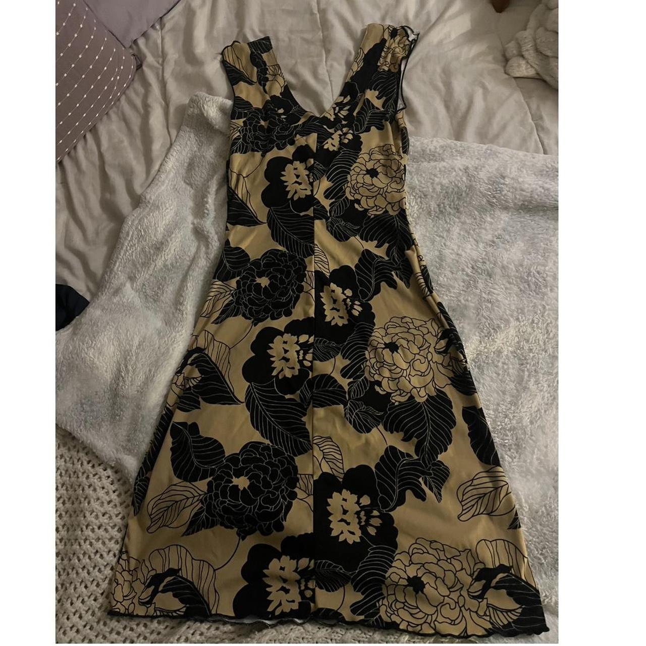 Super cute floral 2000s dress - Depop