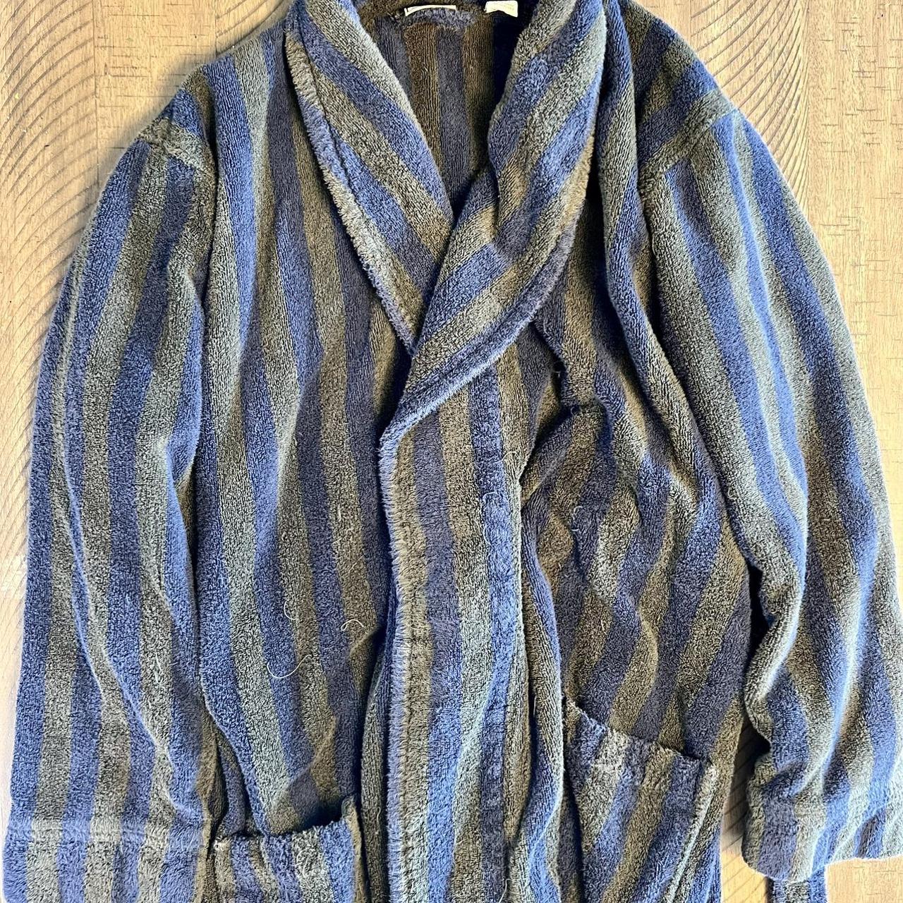 L.L.Bean Men's Navy and Green Robe | Depop