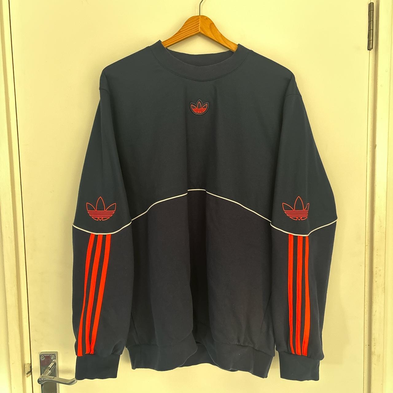 Adidas retro sweatshirt Size:(L)/(M) - Depop