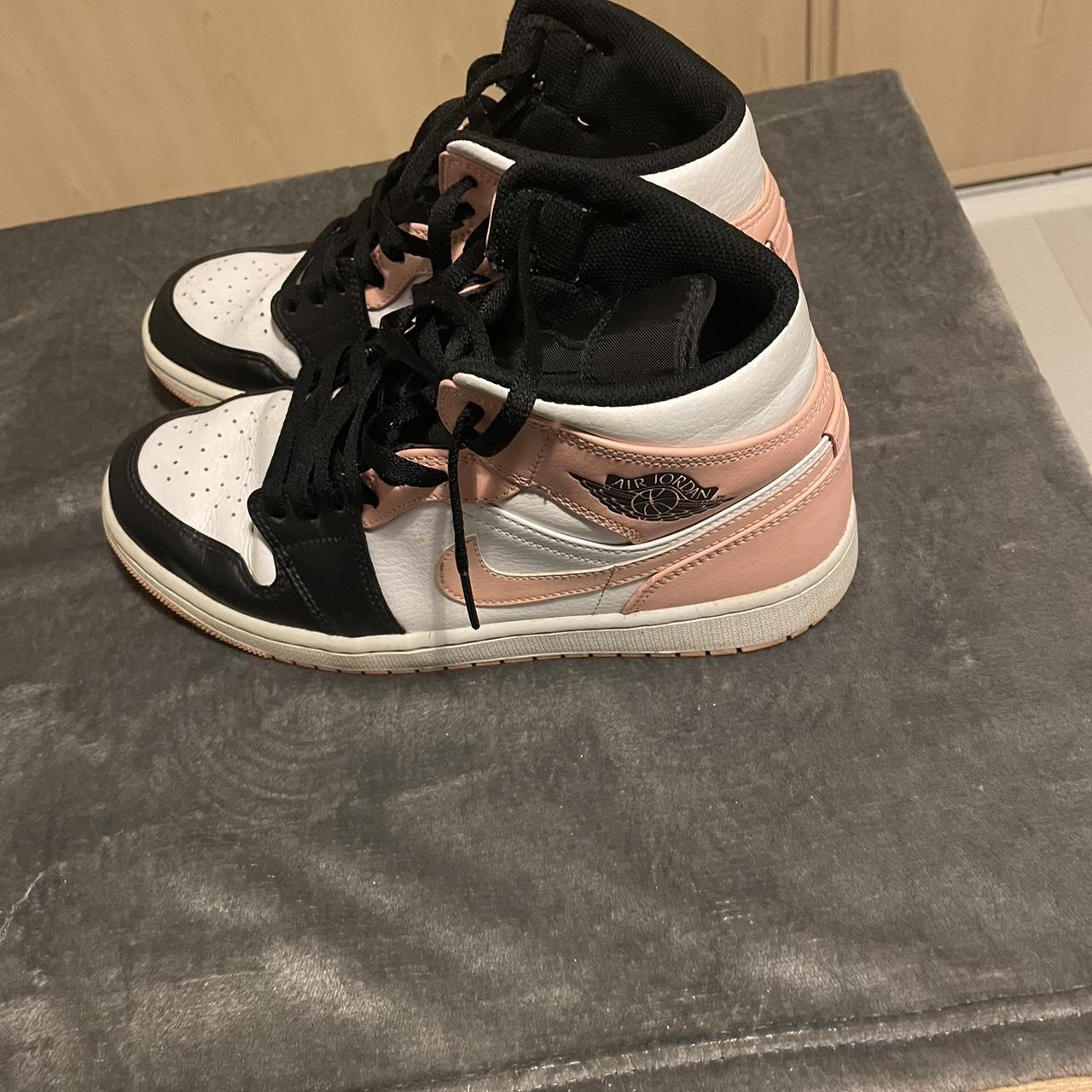 pink nike air jordan 1 only worn a few times but... - Depop
