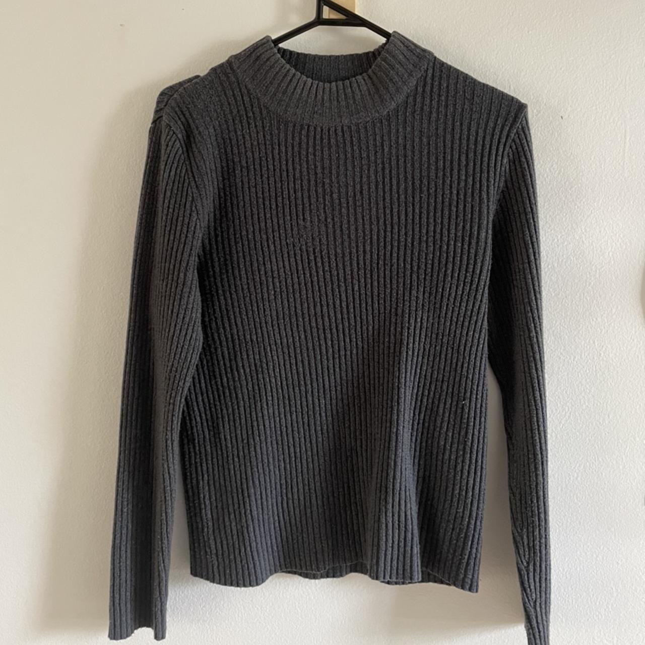 🪐 Very soft, great grey basic top! Perfect for... | Depop