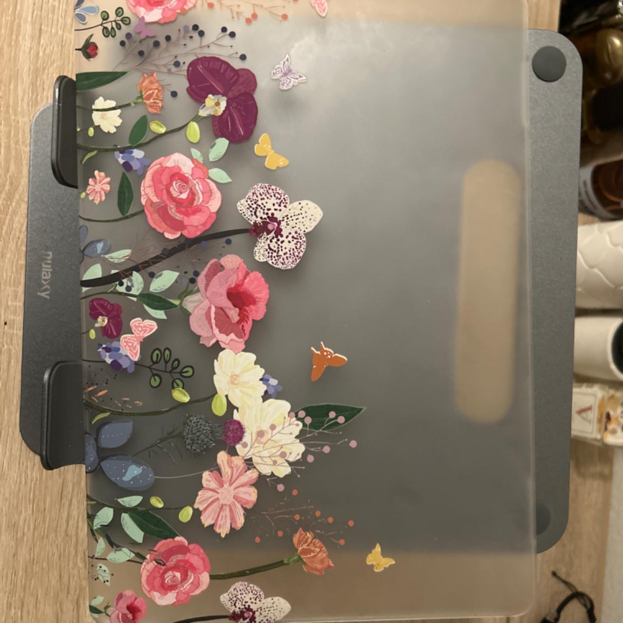 BRAND NEW 13 inch MacBook cover, fits any model! - Depop