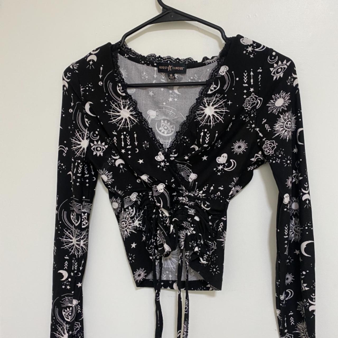adorable black and white moon-star print full sleeve... - Depop