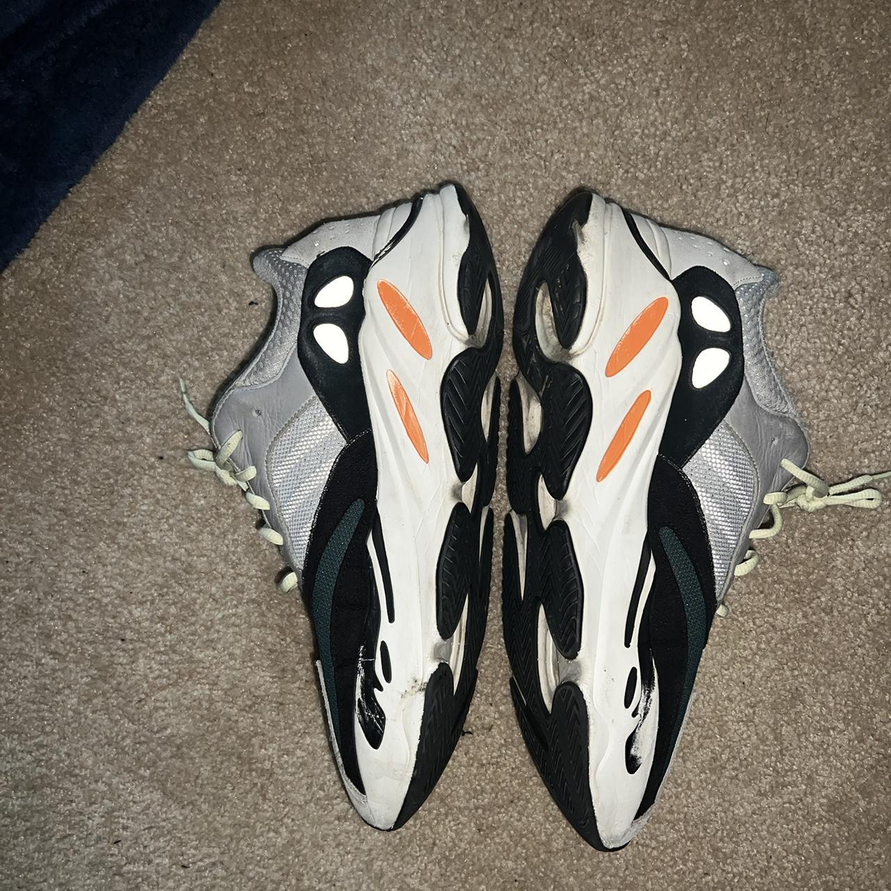 Original yeezy 700 no box - Depop