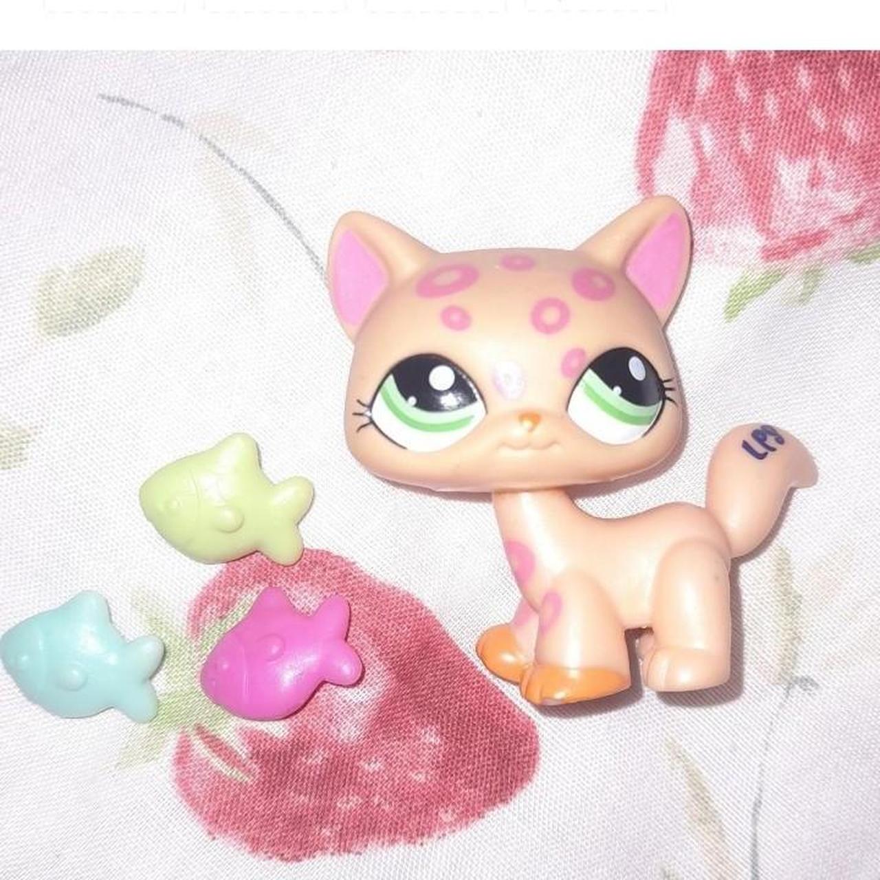 Littlest pet shop destiny cat in excellent condition... - Depop