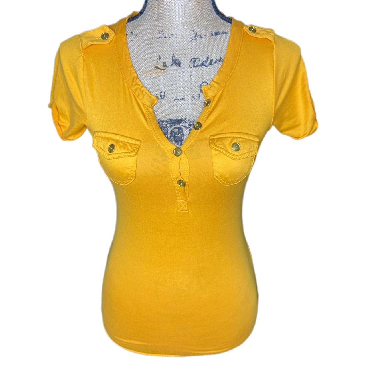 ☀️Fitted & Stretchy Early 2000s Top☀️ Size: Medium... - Depop