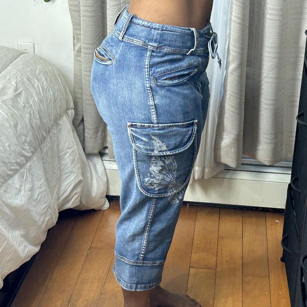 Denim cargo capris women’s size 17/18. Model is 5’6... - Depop
