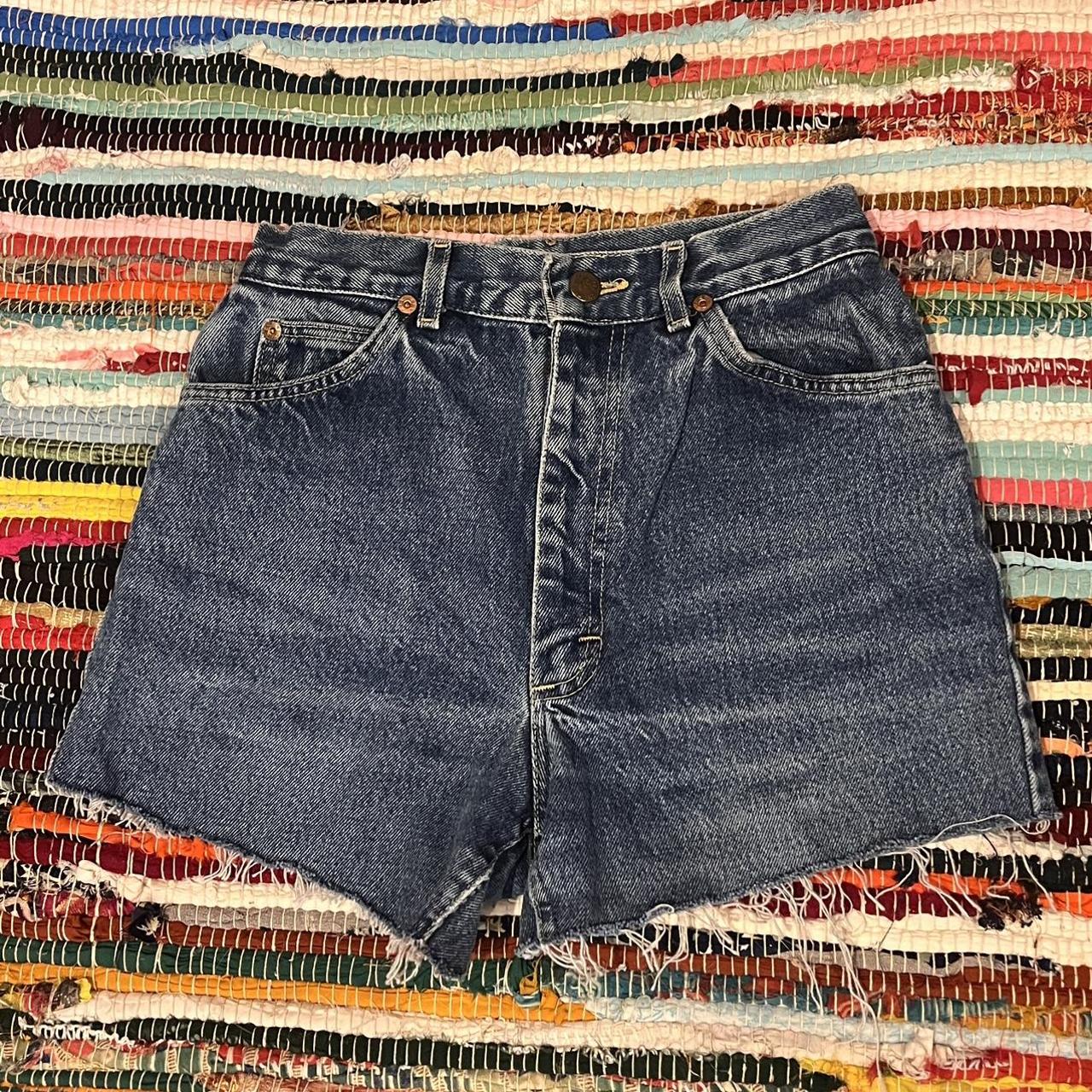 Lee shorts! In perfect condition! Fits 24/25” !! - Depop