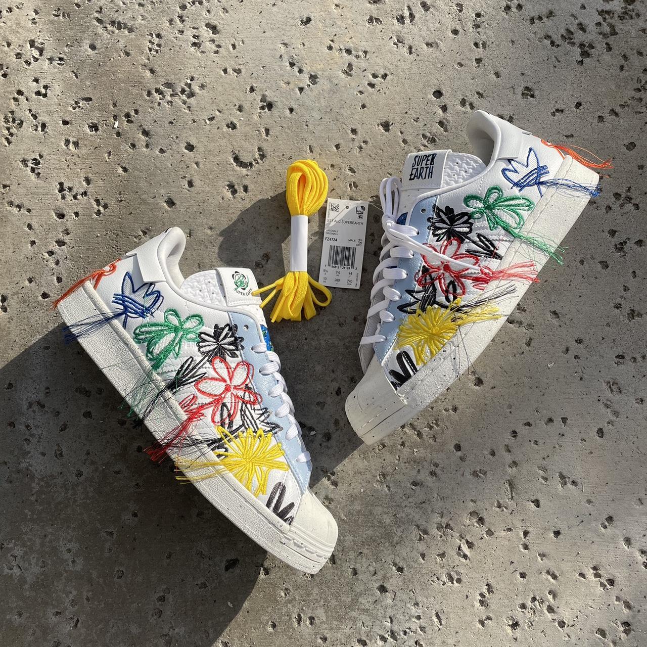 Sean Weatherspoon white Superstars (brand new) Size-10 - Depop